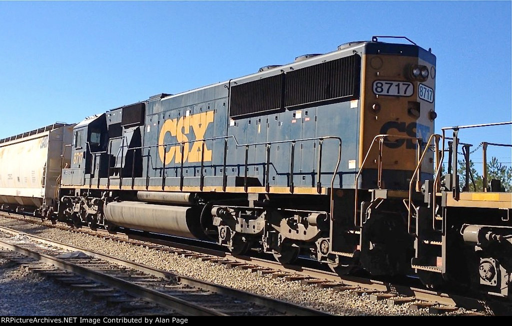CSX SD60 8717